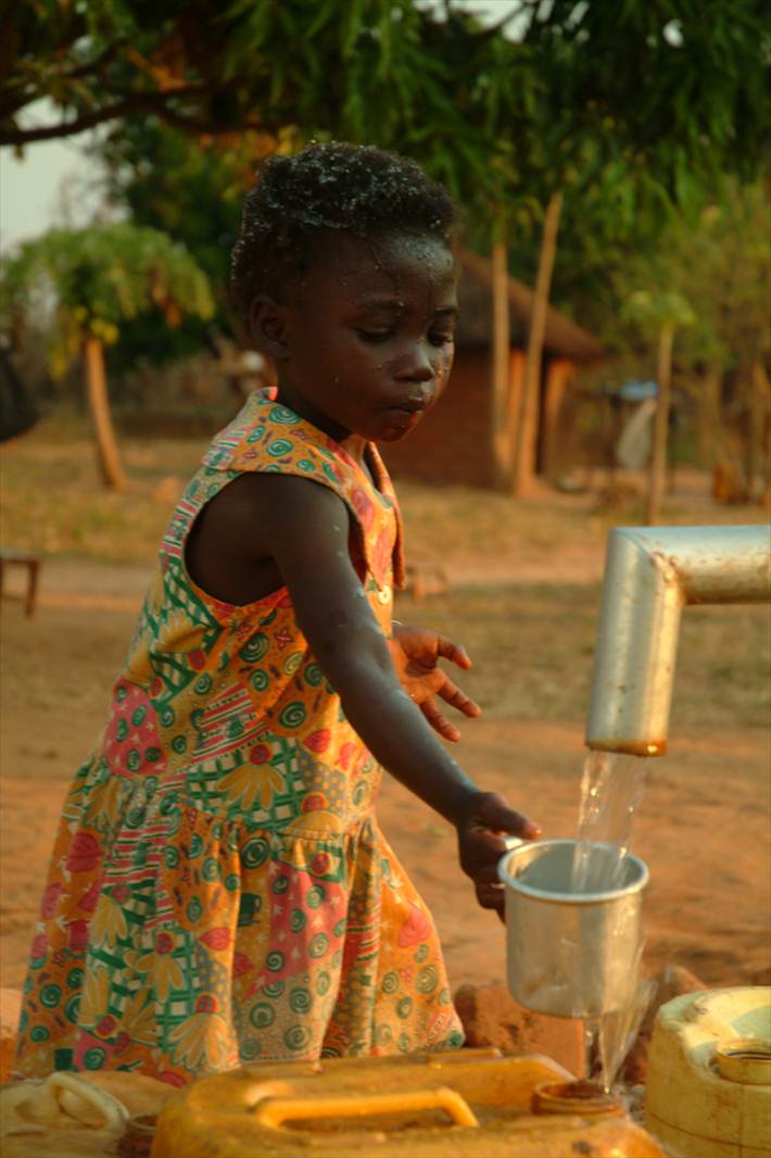 Coming clean- Two water and sanitation projects | World Vision Australia