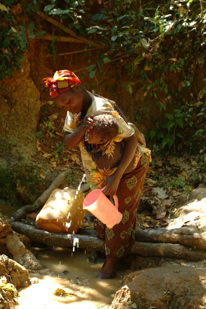 Coming clean- Two water and sanitation projects | World Vision Australia